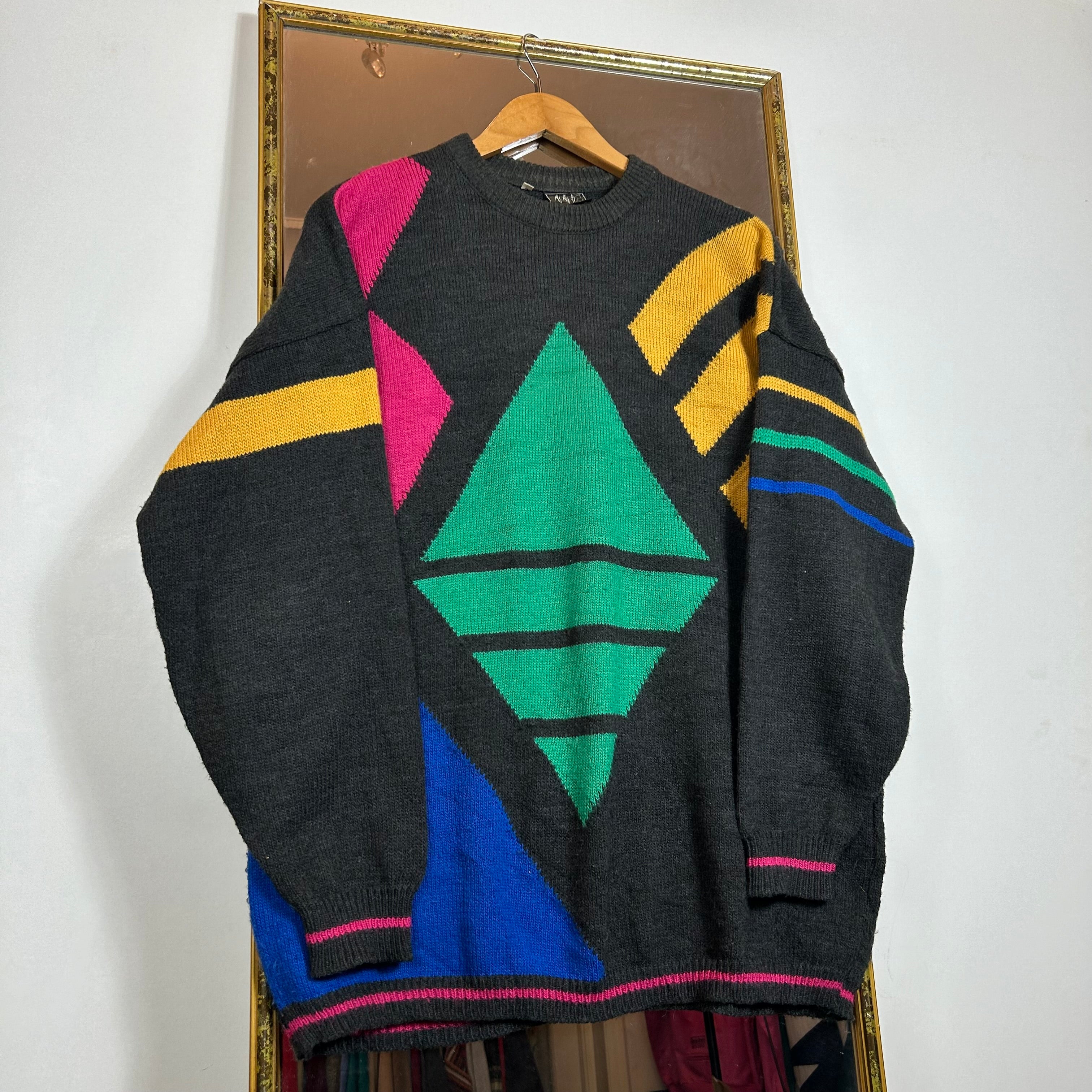 Funky sweater – We Thrifting